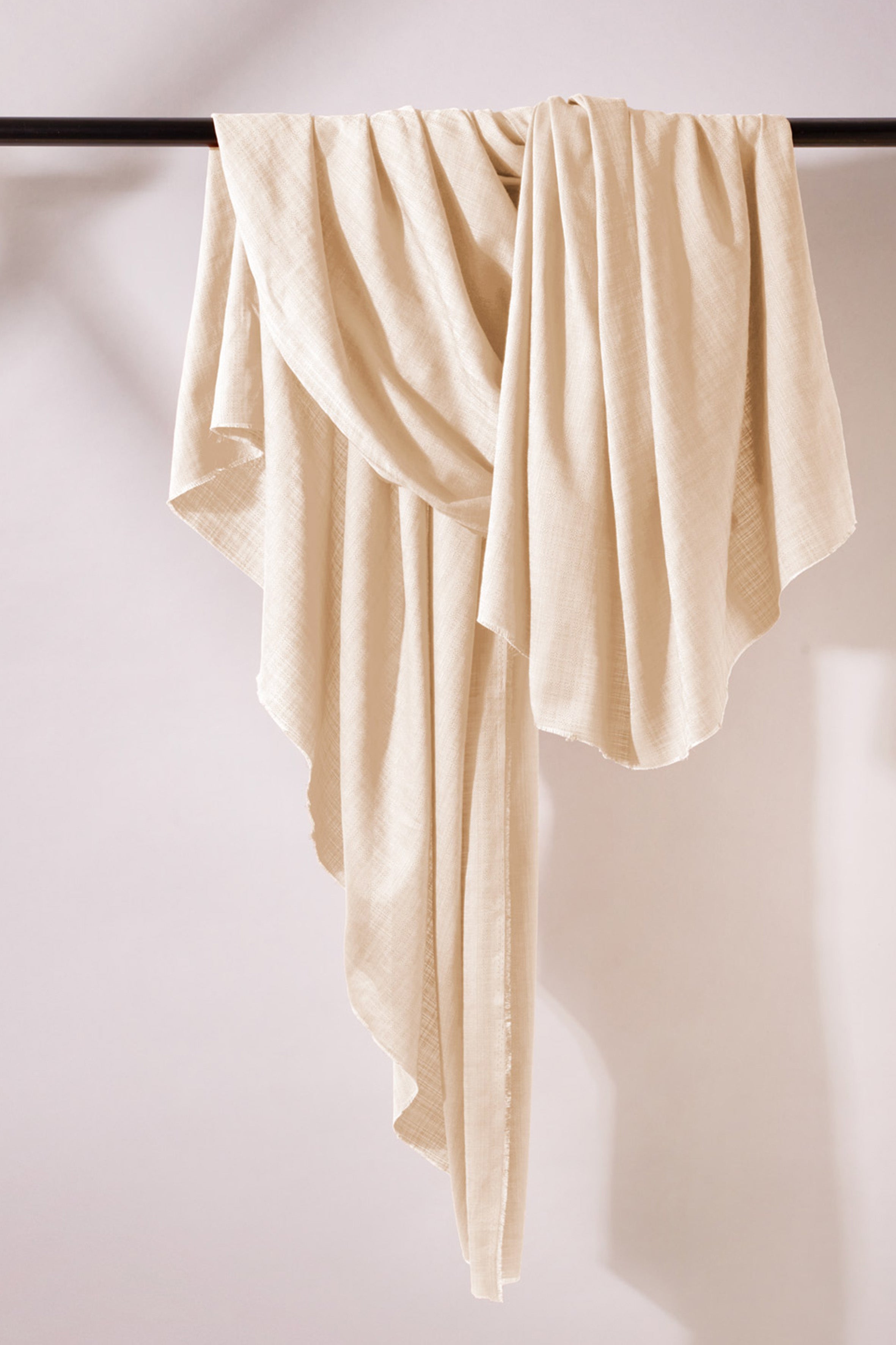 “Flake Off-White” fabric Atelier Brunette – B2B.Atelierbrunette